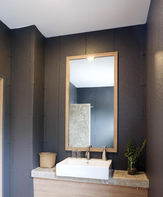 Deluxe King Room - Sweed Dreams Hotel